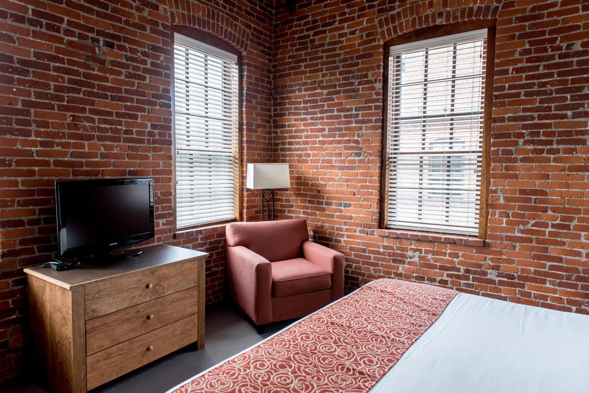 CORK FACTORY HOTEL LANCASTER | 3-STAR ACCOMMODATION IN THE HEART OF ...